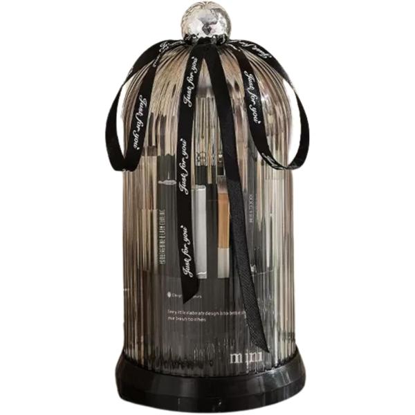 バリエーションコード : 2B9GCD6GUS「忙しい朝でもメイクの準備がスムーズに」360°回転できる設計により、どの角度からでもメイクブラシを簡単に取り出せます。七つのグリッドに整理されたブラシがきちんと整列しているため、必要なアイテム...