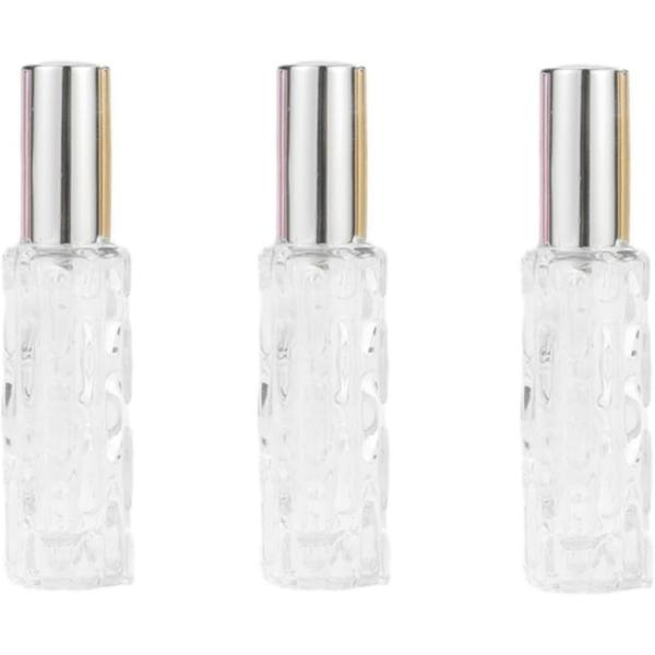 バリエーションコード : 2B9XTRCG1N「シルバー＆ゴールドの香水アトマイザー 3本セット」 シンプルで上品なシルバーとゴールドの3本セットで、容量10mlの香水アトマイザーです。8.4cmx2.2cmのコンパクトサイズで、バッグやポ...