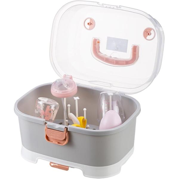 バリエーションコード : 2BJKLUUJKD「ボックス型の哺乳瓶ラック」透明な蓋つきで衛生的に守る箱型の哺乳瓶ラックです。ほこりやゴミ、虫の付着などからしっかり守ります。「溜まった水を捨てられます」水受けトレーを外して丸洗いできるので雑菌...