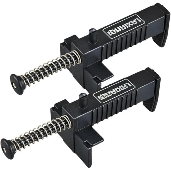 ワンタッチでブロックに挟んで、簡単に墨出し可能なクランプ式水平器・水準器。ブラック２個セットで、コンパクトながら強力なグリップを誇ります。クリップ幅は90ｍｍ〜最大128ｍｍ、強力なコイルバネと滑り止めグリップが安定性を提供。建具の調整から...