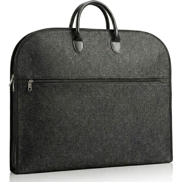 バリエーションコード : 2BR8NN43KL「商品特徴」 スーツやドレスを縦に収納できる、1着用設計のガーメントバッグです。移動時の型崩れやシワを抑えながら収納でき、出張・冠婚葬祭・自宅保管まで幅広く活用できます。「設計・デザイン」 外側...