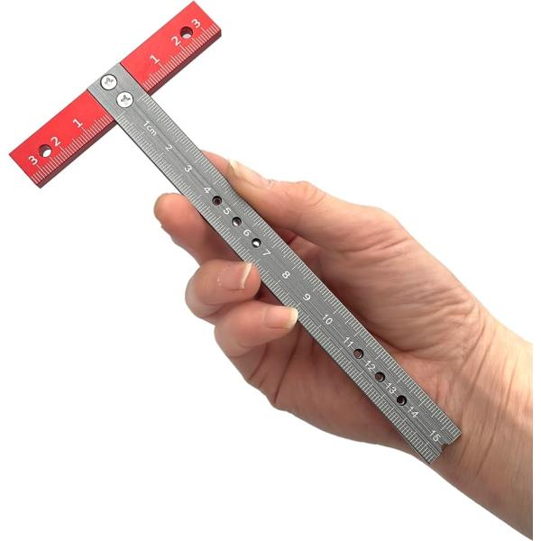 バリエーションコード : 2BRQ0TWW3P「精度が作品の質を左右するプロ仕様の測定工具」 木工作業において、寸分の狂いもない線引きは完成度を決定づける重要な工程です。このアルミ合金製のt定規は、軽量かつ高剛性で、ハードな環境でも歪みや錆...