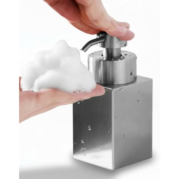 バリエーションコード : 2BUDSXN8RD「スタイリッシュな泡ソープ対応デザイン」シンプルで洗練されたデザインの泡ソープディスペンサー。無駄のないフォルムとステンレス素材の美しいシルバーの質感が魅力です。ハンドソープや泡ソープをスマート...