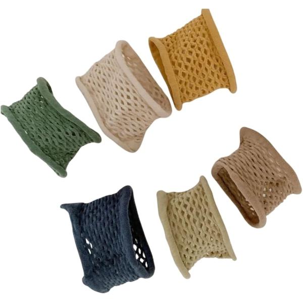 バリエーションコード : 2BUDYO1NHP・柔らかく伸縮性に富むナイロン＋高弾性ゴムで、きつく結んでも跡がつかず髪を傷めない ・最大約20cmまで伸びて元に戻る優れた耐久性＆再利用可能で、洗濯機で丸洗いOK ・太めの編み込みラインが上品...