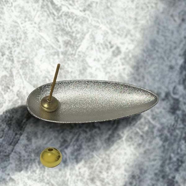 バリエーションコード : 2BUDY15VXW「セット内容」香皿x1、スタンドx2（壺頸型／滑球型）「選べるカラー」ゴールド／シルバー／ブロンズ（全3色）「サイズ」皿：約11cmx4cmx高さ1.5cm、スタンド：直径約1cm「重量」皿 約...