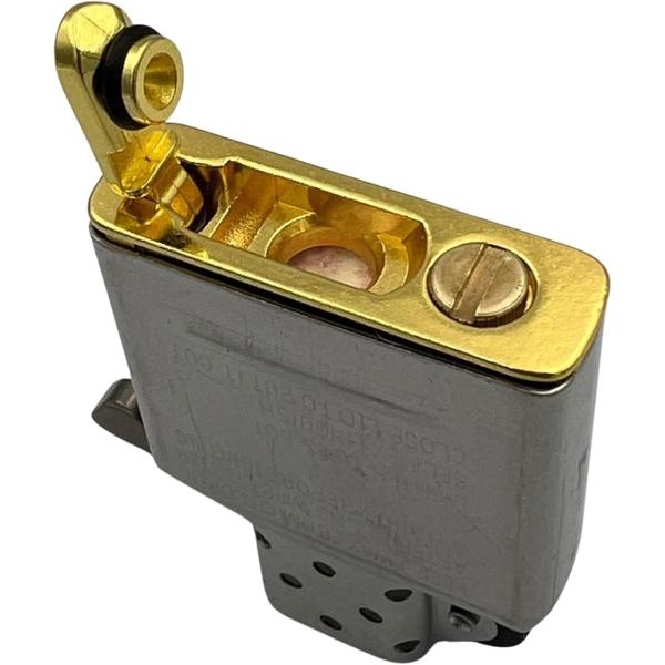 バリエーションコード : 2BUI5SHTWN「ジッポーオイルの揮発を抑える」高精度メタル＋Oリングで密閉力アップ。底面からの揮発をしっかりカットし、オイルの持ち時間を最大7日間に延長。「ジャストフィット設計」Zippoレギュラーサイズに適...