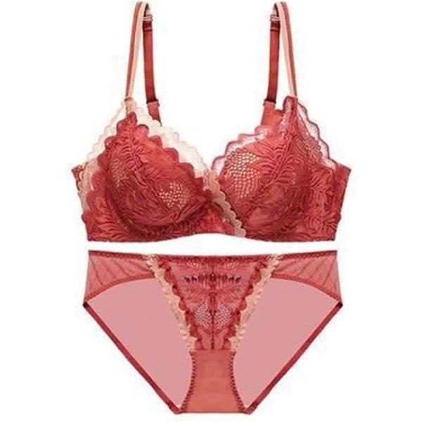 バリエーションコード : 2BULI9IW28このセットは、しっかりした谷間を作り出す内蔵パッドを備え、ホールド力も抜群です。透け感のあるショーツは美しさとセクシーさを兼ね備え、ナイトブラとしてもご利用いただけるため、様々なシーンで活躍しま...