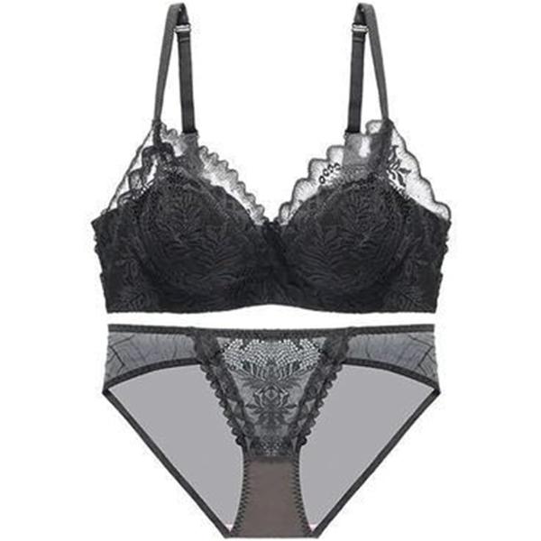 バリエーションコード : 2BULI9IW28このセットは、しっかりした谷間を作り出す内蔵パッドを備え、ホールド力も抜群です。透け感のあるショーツは美しさとセクシーさを兼ね備え、ナイトブラとしてもご利用いただけるため、様々なシーンで活躍しま...