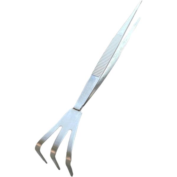 「熊手付きデザイン」ピンセット先端に熊手が付いており、土ならしや苔の整理に便利「ステンレス製で耐久性抜群」錆びにくく長く使える高品質ステンレス素材を採用「スパチュラヘッド搭載」片側がスパチュラ形状で土入れや植替え作業に活躍「盆栽や多肉植物に...