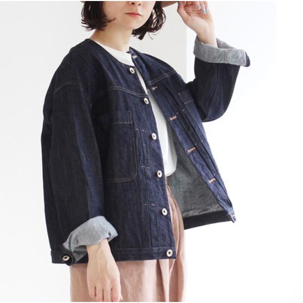 ---------------------------------------------yuni cotton denim ノーカラー ブルゾン世界的に価値の認められている岡山県で作られた国産デニムの生地を使った1枚。国内ならではの繊細な...