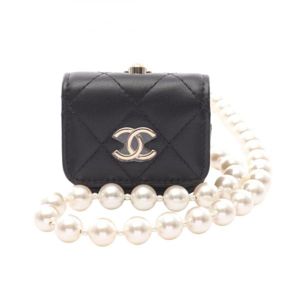 【商品番号】2101219720159【ブランド】CHANEL【商品名】シャネル CHANEL マトラッセ AirPodsケース ショルダーストラップ付き 携帯・スマホアクセサリー アクセサリー ラムスキン（羊革） ブラ【査定結果】A【型番...