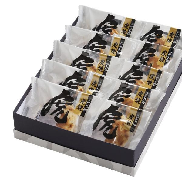 創業400年、瀬戸内は広島の和菓子屋 虎屋本舗。天皇陛下献上御喜納菓の銘菓虎焼は江戸時代より続く伝統製法で拵えました。瀬戸内産地鶏卵にアカシア蜂蜜を使用したかすてら生地に、厳選した北海道産小豆を使用。ふんわりしたかすてら生地にずっしりとした...