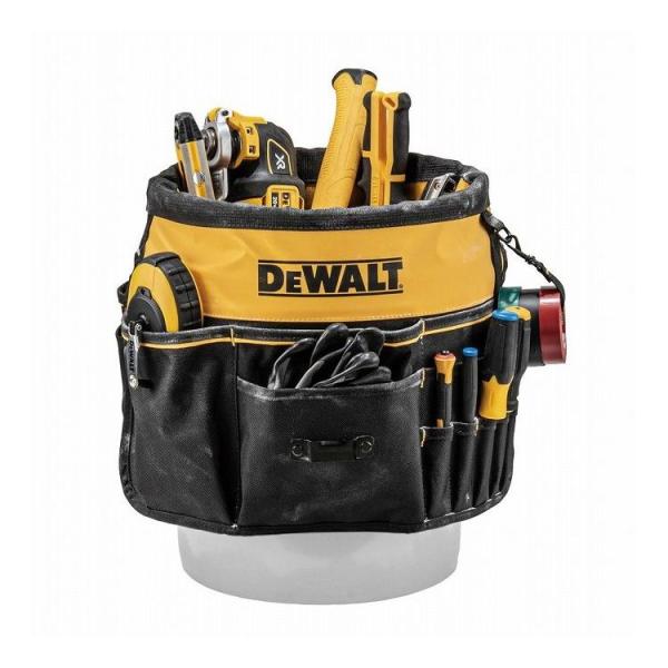 【発売日：2025年01月27日】DEWALT デウォルト IP54ソフトバックシリーズ バケツカバーソフトバッグ DWST560109 【商品説明】●フルオープン間口構造で出し入れがラクです。●37個のポケットやホルダーが付属し収納力が高...