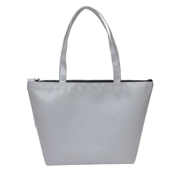 【発売日：2026年02月16日】【商品説明】火に強く燃え広がりにくい！大切な物の保管に！トートタイプで、大事な書類や小物としてや、非常時の持ち出しバッグとして便利。権利書や登記簿謄本などの大きな書類も保管できる。2Lのペットボトルが3本、...