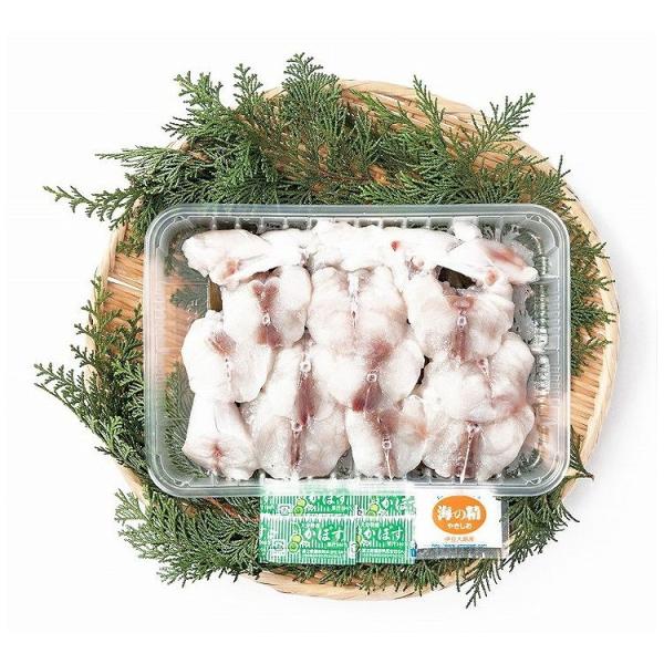 【発売日：2024年04月11日】【商品特徴】国産ふぐ特有のぷりぷりの身を、昆布の上に盛り付けました。フライパンで焼くだけでお召し上がりいただけます。添付の塩とカボスにつけてご賞味ください。【商品区分】食品【保存方法】冷凍【原材料(アレルギ...