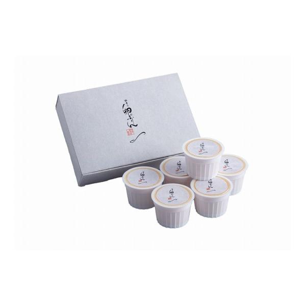 【発売日：2024年12月19日】【商品詳細】水たき料亭「博多華味鳥」で人気の卵ぷりんは、甘みと強いコクが特徴の「華味卵」を使用しております。濃厚で上品な甘さの卵ぷりん、黒みつをかけてお召しあがりください。保存方法:冷凍商品区分:食品内容量...