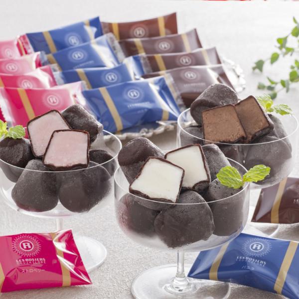 【発売日：2026年03月13日】【商品詳細】バニラ・チョコ・ストロベリーの3種類が楽しめる、一口サイズのアイスです。子どもから大人まで、みんなで楽しめるボリューム感のあるアイスギフト。フランス国家最優秀職人章「M.O.F」受章の女性天才シ...