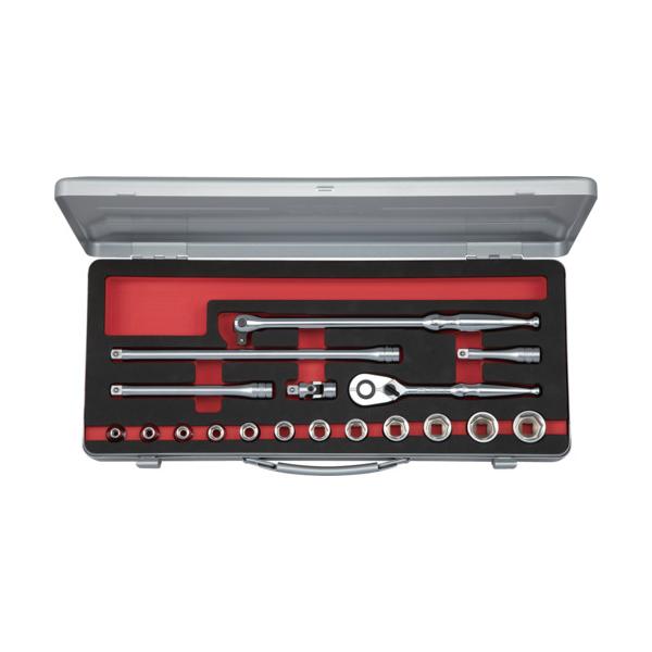 【発売日：2025年05月21日】特長●自動車整備・機械整備に最適です。●ユーザーニーズに合わせた入組内容、使い勝手を考えたレイアウトです。●9.5sq.ラチェットハンドルは、BR390（90枚ギア）を採用しています。●工具の管理に便利な発...