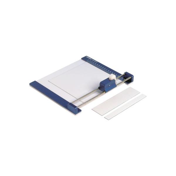 【発売日：2024年04月24日】特長●TLC/HPTLCプレートやガラス板などをダイヤモンドカッターにより簡単にカットできます。●ガラスを簡単にきれいに切断できます。●200×200mm（厚さ3mmまで）のプレートのカットが可能です。仕様...