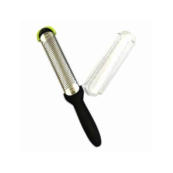 【発売日：2026年02月10日】クイジプロのステンレス刃のグレーターです。クイジプロのステンレス刃のグレーターです。鋭い切れ味の刃で、食材を細かく均一におろす事ができます。特に繊維が残りやすいしょうがにおすすめで、硬い繊維もサクサク断ち切...