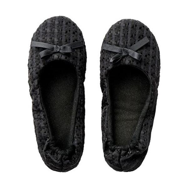 【発売日：2024年11月14日】折りたたんでコンパクトに持ち運べる携帯スリッポン特長・学校行事やお出かけ先、オフィスシーンはもちろん、旅先でも重宝する携帯スリッパ。・フォーマルでもカジュアルでも使いやすいチェック模様のレース生地。・巾着、...