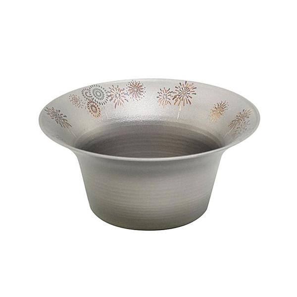 【発売日：2025年09月19日】【仕様】・サイズ:直径70×高さ30mm・重量:25g・容量:50ml(満水時)・素材:純チタン・生産国:日本※食洗器を利用される際は、過度に高温での洗浄や乾燥をさけてください。ご使用に伴うキズ・変形、その...