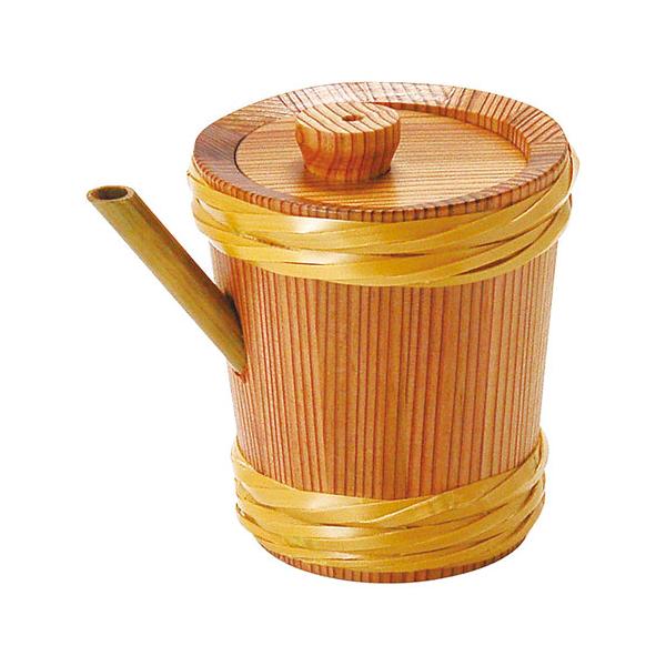 【発売日：2025年09月19日】【商品説明】昔から「樽」を生産していた工場による、手造り感ある酒器です。竹タガによる樽のスタイルが、冷酒を味わい深く演出します。☆使用時は、木の栓を抜いて注ぎます。また蓋は大きめなので、冷酒を入れる際にも便...