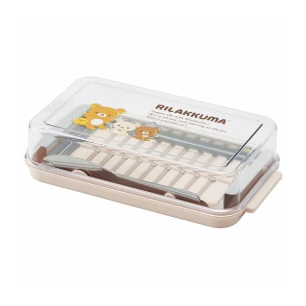 【発売日：2025年11月04日】【商品詳細】市販の200gのブロックバターを一度に20個（約10g）にカット！！お菓子やパンを作るときの分量の目安にも便利です★ケース内に収納できる便利な先割れバターナイフ付き。冷蔵庫保存に便利な乾燥を防ぐ...