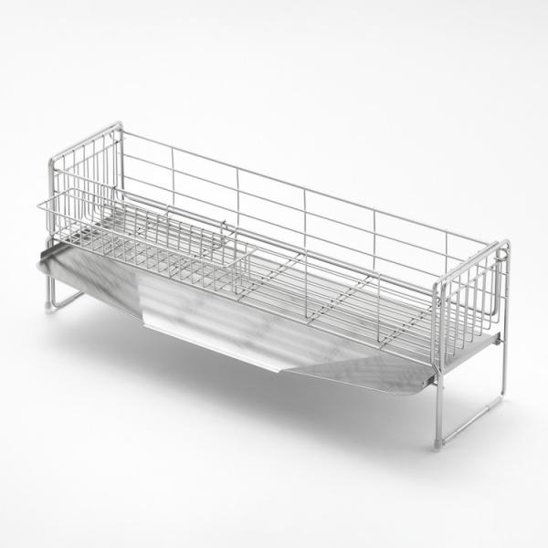 【発売日：2025年09月01日】●シンクサイドのわずかなスペースに設置できる水切り。【商品情報】●スライド式なので、洗い物の量に応じて便利に使えます。●斜めトレーなので、水が溜まらず衛生的で手間もかかりません。●取り外して洗えるので、お手...