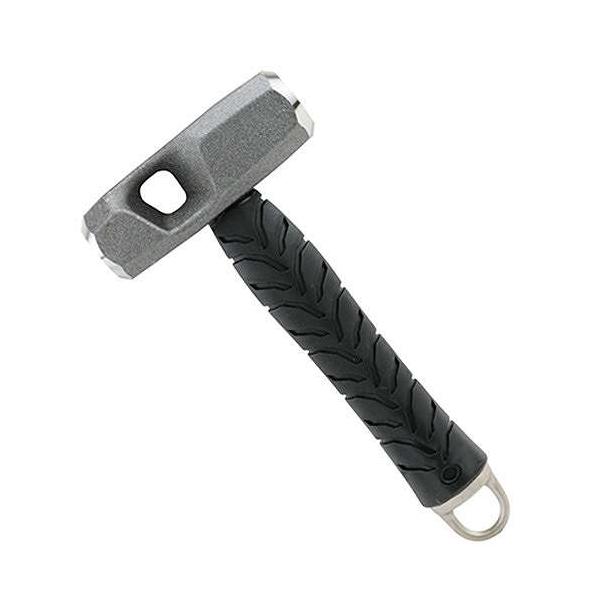 【発売日：2026年02月17日】商品説明【用途】●足場の組立・解体などの作業。【商品説明】●腰回りのカラビナに直接脱着ができる、携帯に便利な特殊形状のハンマーです。●ヘッド部をカラビナに脱着が出来るように設計した、携帯性を高めたハンマーで...