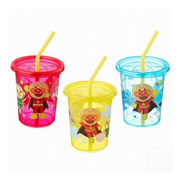 【発売日：2025年07月11日】【商品詳細】アンパンマンのストローカップ！●アンパンマンとその仲間たちの3柄、3色のセットです。それぞれ絵柄も異なります。●丈夫なので洗ってくり返し使えます。●便利なフタ付きです。●直径6mmまでの市販のス...