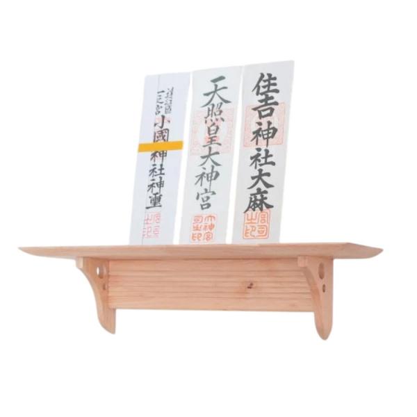 【発売日：2025年02月18日】【商品詳細】簡単取り付け！●軽量設計で簡単に取り付けることができる神棚板です。●壁への傷を最小限に抑える設計で、石膏ボードも取付可能です。賃貸でも使える設計です。●棚板下部の穴に通すことで、破魔矢もスッキリ...