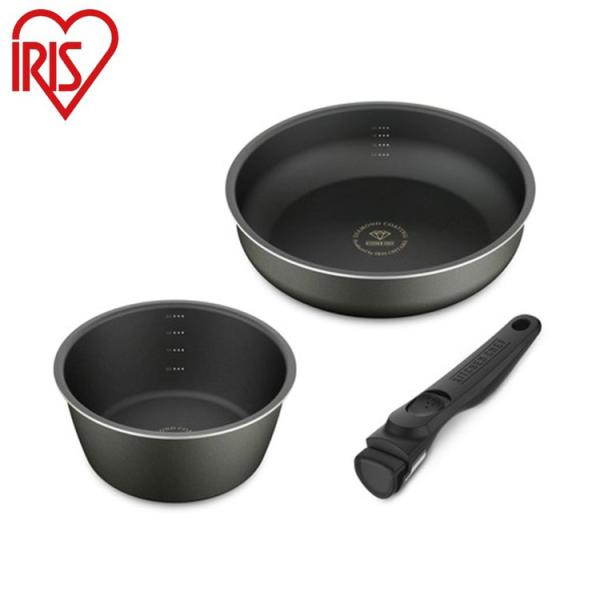 【発売日：2023年04月19日】■商品仕様基本仕様 セット内容 フライパン26cm、なべ20cm、マルチハンドル 満水容量(約) フライパン26cm:3.3L、なべ20cm:2.4L 対応熱源 ガスコンロ・ラジエントヒーター・オーブン・そ...