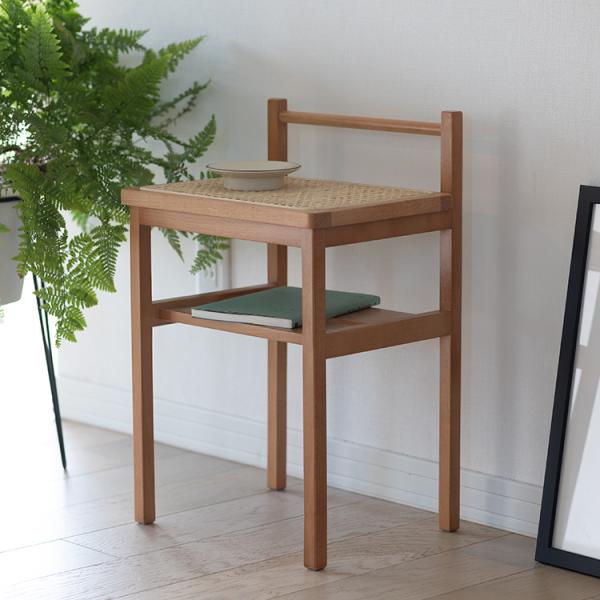 【発売日：2024年09月17日】■商品サイズ幅35×奥行27×高さ53cm天板高さ：43cm■素材フレーム：天然木(ビーチ) 塗装天板/張り材：天然木(ラタン) 塗装■重量2kg■生産国中国■特徴天然素材ならではの美しさ・しなやかさがある...