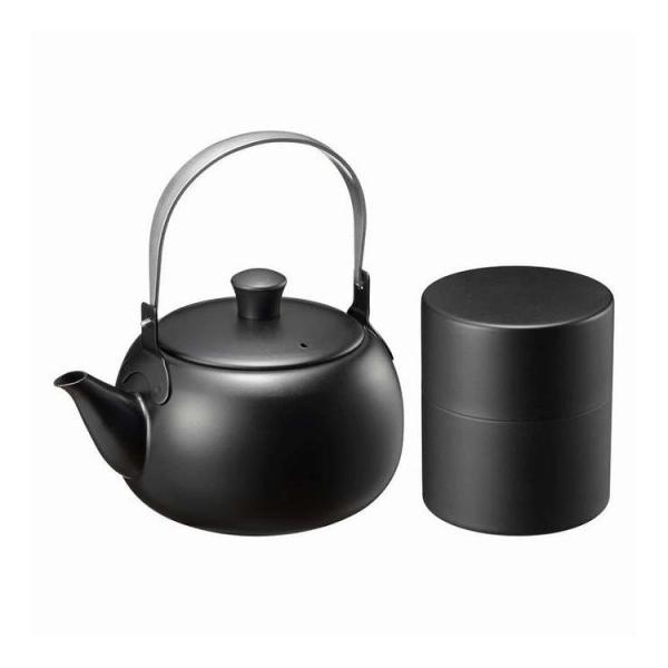 【発売日：2026年01月29日】外面を黒塗装した一風変わった急須と茶筒のセット。日本製【セット内容】-サイズ：急須:14×11×14cm、茶筒:φ7.2×8.2cm重量/容量：-箱サイズ：12.5×19.5×10cm材質：本体・蓋:ステン...