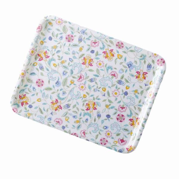 【発売日：2025年11月04日】テーブルウェアで大人気のミントン。代表柄であるハドンホール柄をトレーに落とし込みました。表面ノンスリップ加工付。不飽和ポリエステル（ノンスリップ加工）28×36×1.7cm※生地の使用する部分により、柄が異...