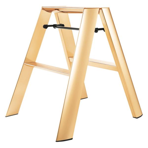 【発売日：2025年11月04日】折りたたんでも自立する機能で使わないときも美しく。ワンタッチバーを上げるだけで簡単に折りたたみ可能に。日本の職人の手で部材に特殊な加工を施すことで、高輝度な質感を実現させました。耐荷重量約100kg。アルミ...