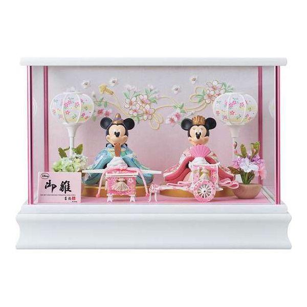 【発売日：2026年01月22日】●ガラスケース入●(株)吉徳大人気のミッキー＆ミニーがひな人形になりました。パステルカラーの花紋柄が、ひなまつりを華やかに演出します。●化繊、ガラス、木、樹脂、石膏、針金など●現品約38×28×27cm