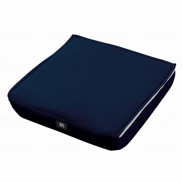 【発売日：2023年06月29日】しっかり除圧し、安定座位を実現○PEボードの幅が少し短くなっているので、車いすのスリングシートを支える二本のバーの間に収まり、安定感を高めます。材質○カバー：ポリエステル○中材：熱可塑性エラストマー＋フィル...