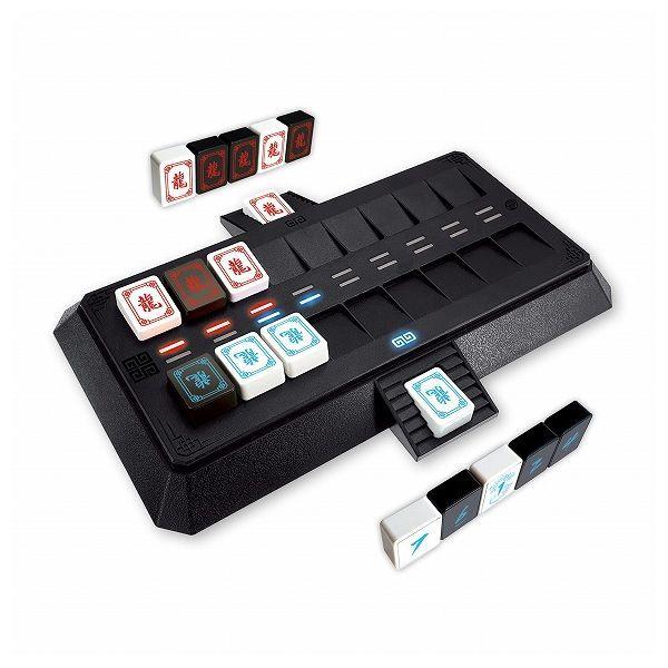 【発売日：2022年06月01日】【商品特長】九龍戦術は対戦型心理ゲームです。各プレイヤーは、1から9までの番号が書かれたドラゴンタイルを使用します。プレイヤーはお互い対戦相手より大きい番号となるように読みあって1つのドラゴンタイルを選択し...