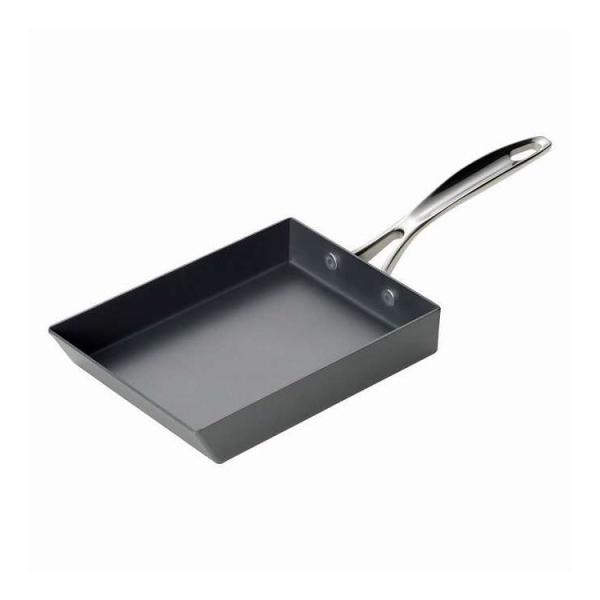 【発売日：2025年12月25日】【商品詳細】日本有数の金属加工の地、新潟県燕三条の職人によって作られた「涅（くろつち）」。本体に窒化加工を施しており、従来の鉄製品よりさびにくく扱いやすくなっております。鉄製品は使い込むほどに油がなじみ焦げ...