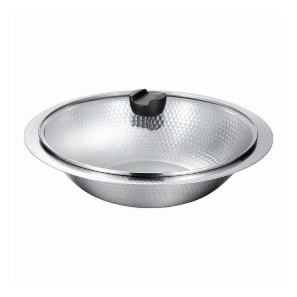 【発売日：2025年12月25日】【商品詳細】ステンレスの一枚板からプレスして作り出されたシンプルな鍋。取っ手代わりになる広めのフチで見た目もすっきり。鍋料理の他、大皿としても使えます。ガラス蓋の取っ手にツールを一時置きすることができます。...