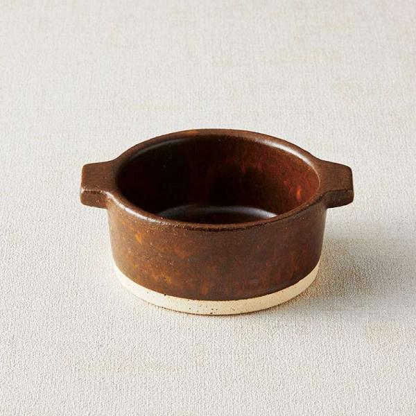 【発売日：2025年10月27日】【商品詳細】Hangout・作る&amp;食べるをもっと楽しむ。直火・レンジ・オーブンもOK。コンロからテーブルへ直行の手軽さとオーブン料理も温まると冷めにくい性質で、食材の旨味を閉じ込めたジューシーな上が...