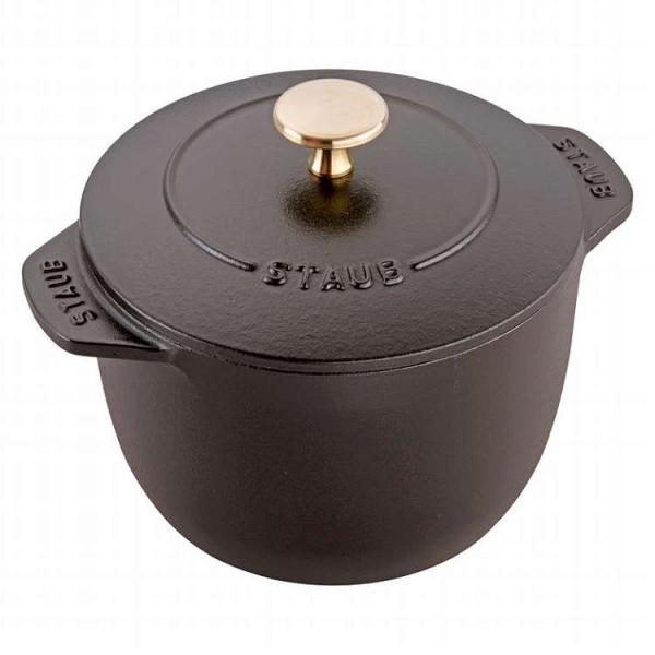 【発売日：2025年10月27日】【商品詳細】もっとおいしいごはんが炊けるココットを。と新しく開発されたのココット「La Cocotte de GOHAN ラ・ココット de GOHAN」は、高い蓄熱性を誇る羽釜のカタチをした鋳物ホーロー鍋...