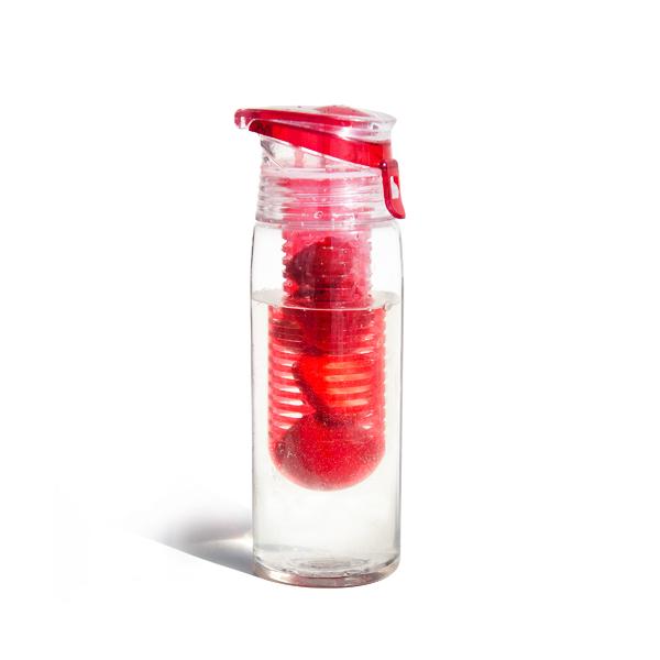 【発売日：2021年08月10日】●インフューザーがビルトインになったボトル。●水を入れたボトルに好みのフルーツやハーブを入れたインフューザーをセットするだけで、フレーバーウォーターに！●透明のインフューザーからフルーツが写り、鮮やかでカラ...