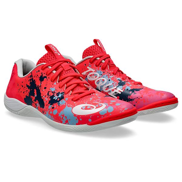 やわらかさを重視するフットサルプレーヤーへ。インドア用フットサルシューズ。[ブランド名]asics/アシックス[商品名]TOQUE 8[品番]1113A044-700[素材]アッパー：人工皮革（合成皮革）ソール：ゴム底[カラー]Diva P...