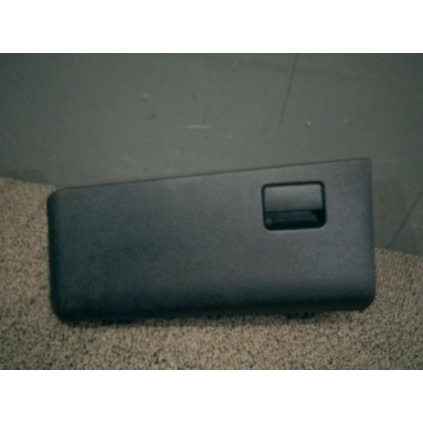 **** 商品説明を必ずご確認ください ****部品管理番号：220120000270210メーカー純正品番：55405-47140-C0部品名：グローブBOX部品区分：リサイクル品車名：プリウス車両タイプ名：5ドアハッチバック通称型式：Z...