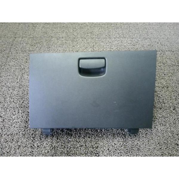 **** 商品説明を必ずご確認ください ****部品管理番号：220412000570210メーカー純正品番：55550-B2221-B1部品名：グローブBOX部品区分：リサイクル品車名：ムーヴキャンバス車両タイプ名：5ドアハッチバック通称...