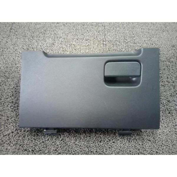 **** 商品説明を必ずご確認ください ****部品管理番号：221018000470210メーカー純正品番：68510-7MA0A部品名：グローブBOX部品区分：リサイクル品車名：デイズ車両タイプ名：5ドアハッチバック通称型式：FCHAR...