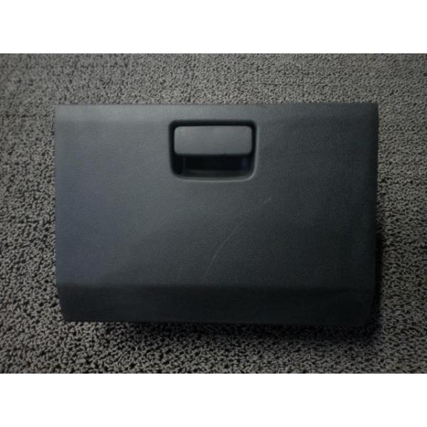 **** 商品説明を必ずご確認ください ****部品管理番号：230121000870210メーカー純正品番：55550-B5060-C0部品名：グローブBOX部品区分：リサイクル品車名：ハイゼット車両タイプ名：ケイバン通称型式：S700V...